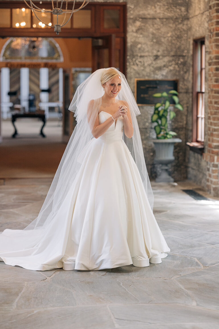 ann hollis + thomas | maggiehughesevents.com